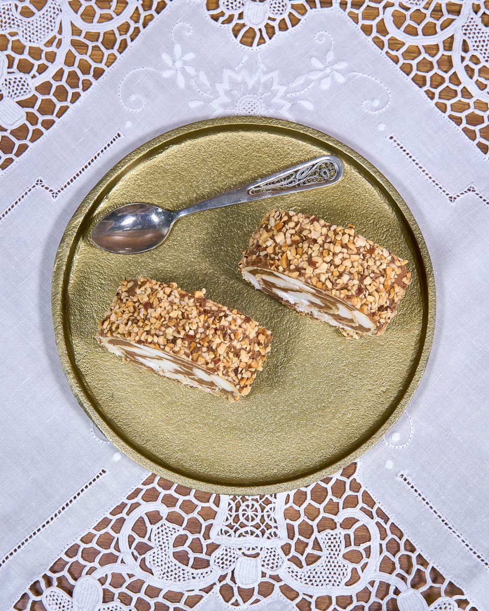 Kormos with Butter Cream and Praline - Ζαχαροπλαστείο Παπαπαρασκευά